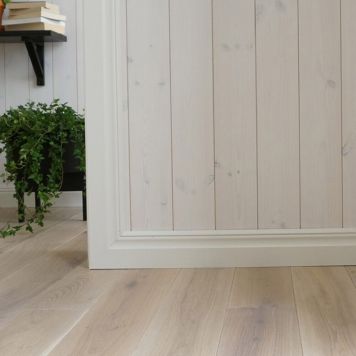 FODERSET MOELVEN KLARA ANTIK VIT FURU 15X69 MM | BAUHAUS